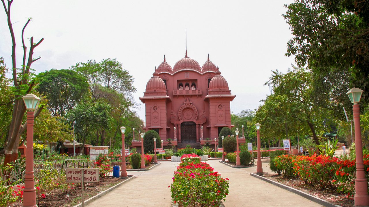 Explore Rajkot: Best Tourist Places, Sightseeing & Top Attractions Explore Rajkot: Best Tourist Places, Sightseeing & Top Attractions