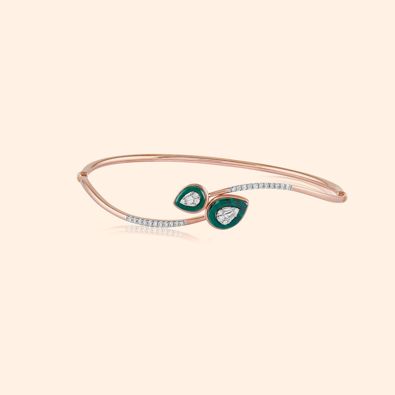 Mythiri Aurora Diamond Bangle By Indriya - Aditya Birla Jewellery