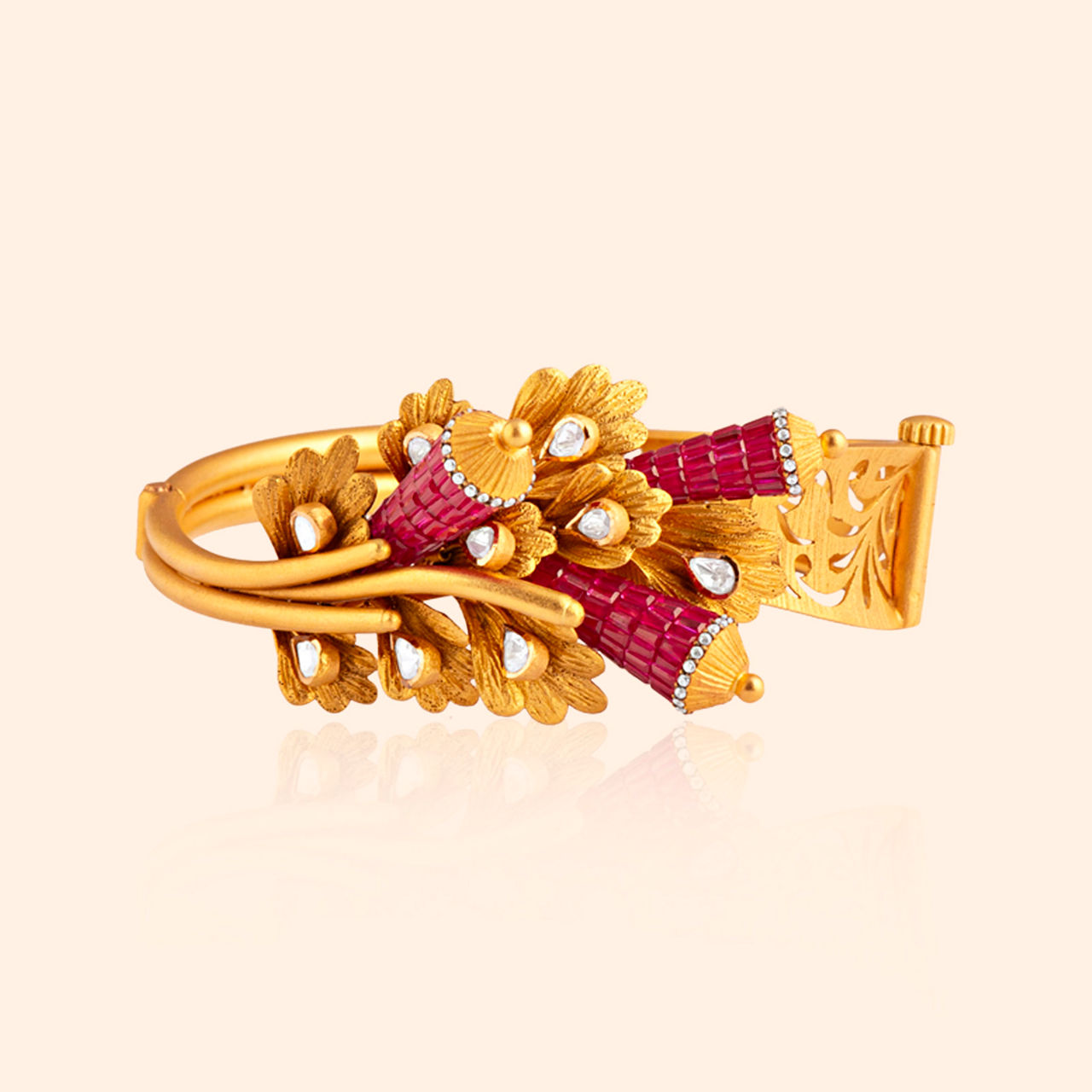 Saranna Gold Bangle By Indriya - Aditya Birla Jewellery
